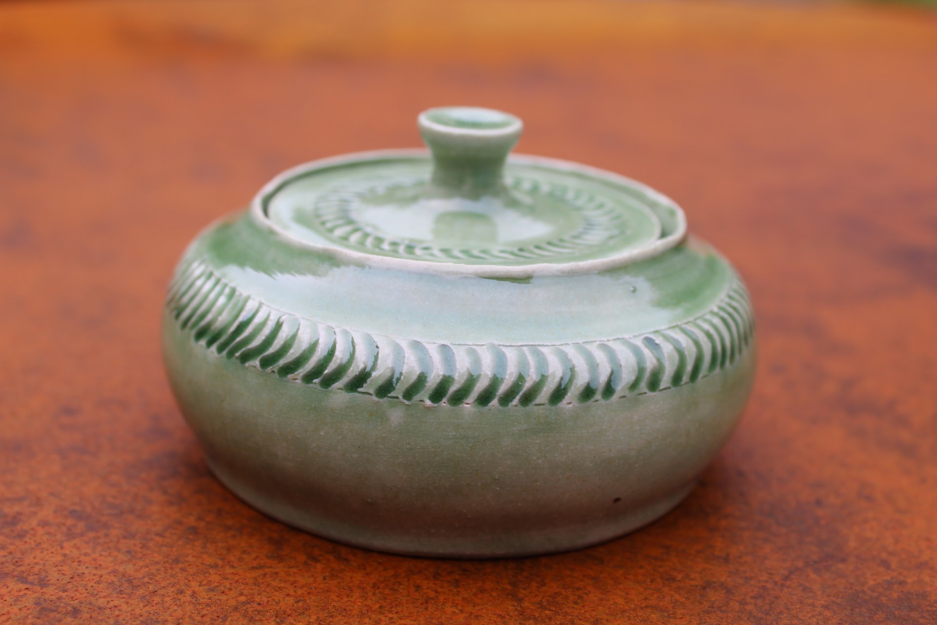 Lidded pot – Astrid Whitton Pottery